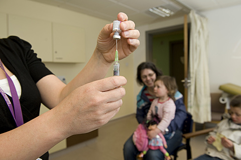 Haemophilus influenzae type b (Hib) | NHS inform